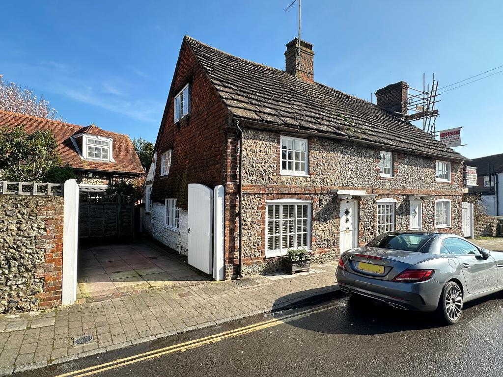 High Street, Steyning, BN44 3RD 2 bed semi-detached house - £550,000