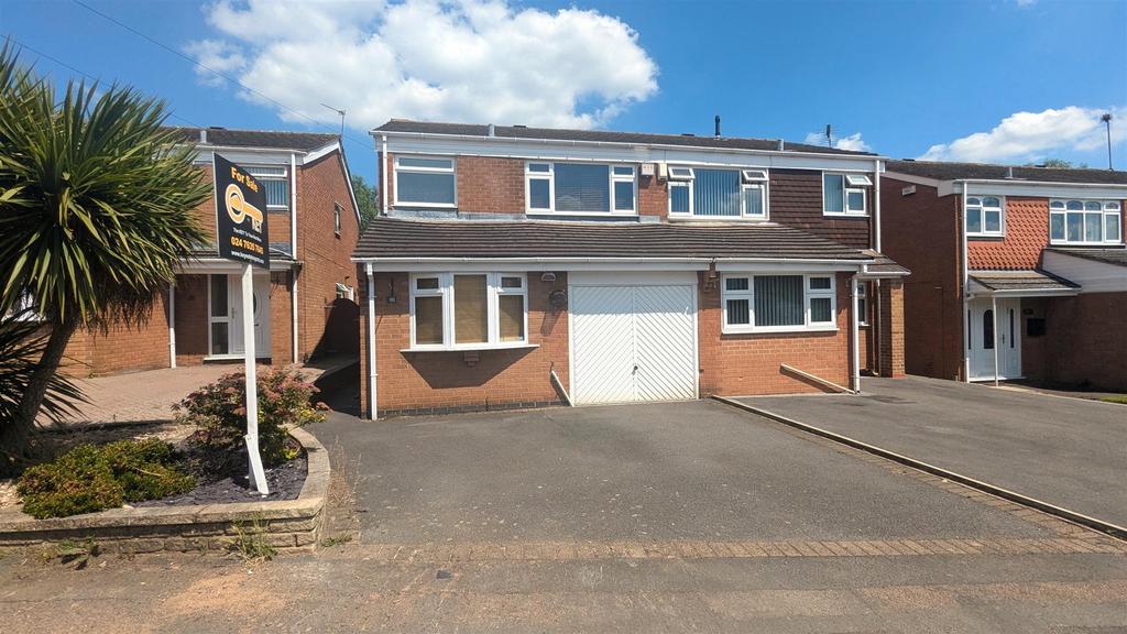 Sherbourne Avenue, Nuneaton 3 bed semi-detached house - £240,000