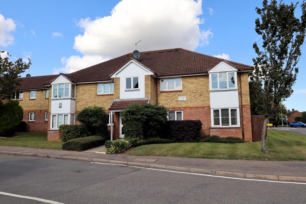 Hunters Gate, Hunters Lane, Watford WD25 1 bed apartment - £196,000