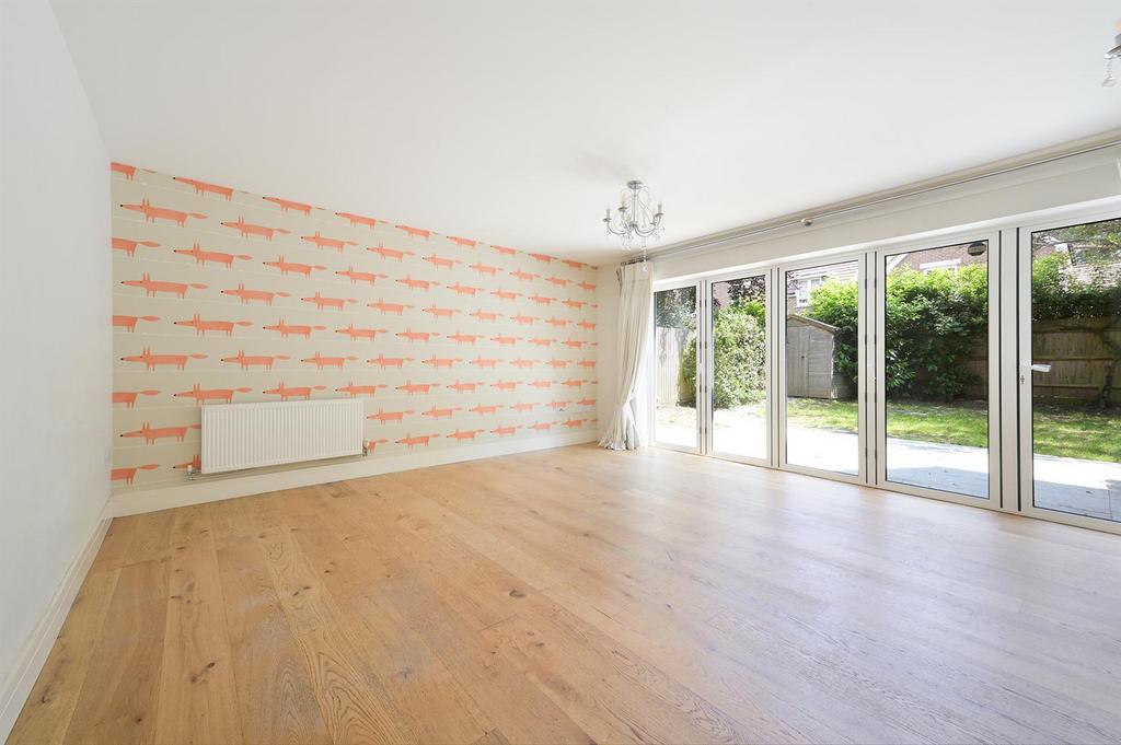 Farmside Place, Epsom 4 bed link detached house for sale - £750,000