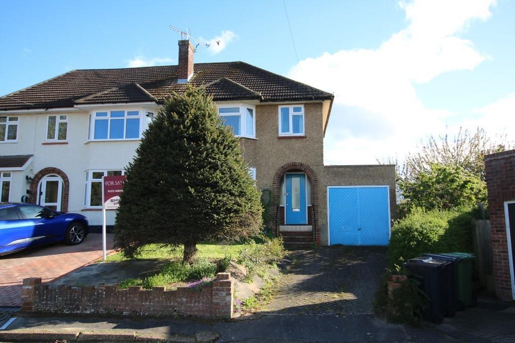 KINGSCROFT ROAD, LEATHERHEAD, KT22 3 bed semi-detached house - £589,950
