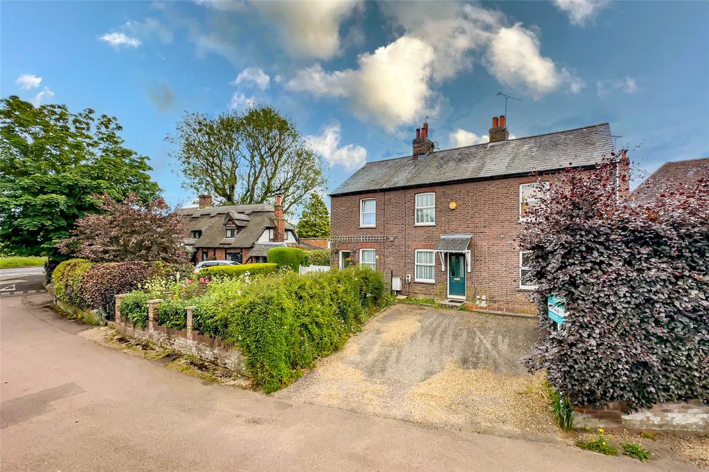 Lower Luton Road, Harpenden... 2 bed terraced house - £450,000