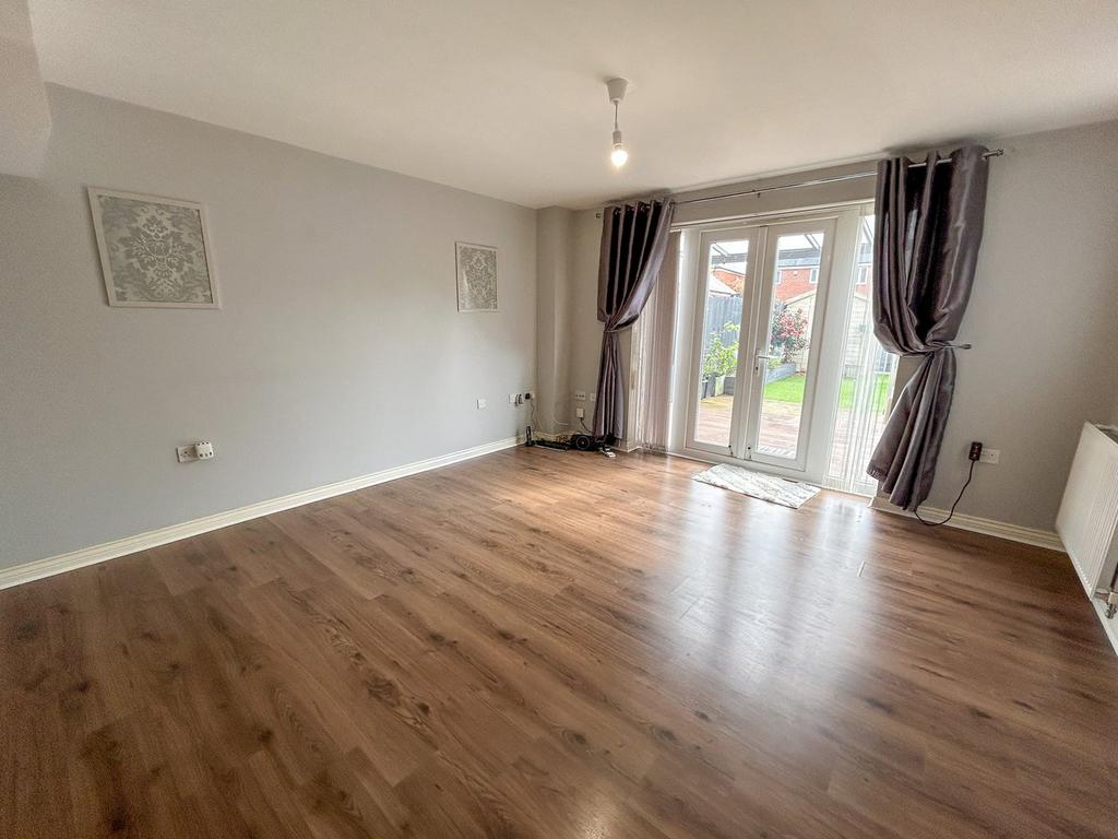 Anderson Road Biggleswade Sg18 2 Bed Semi Detached House For Sale £