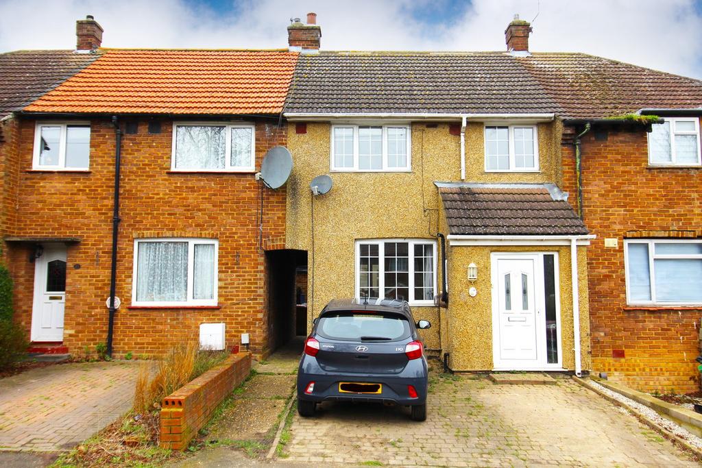 Hall Mead, Letchworth Garden City, SG6 3 bed terraced house - £340,000