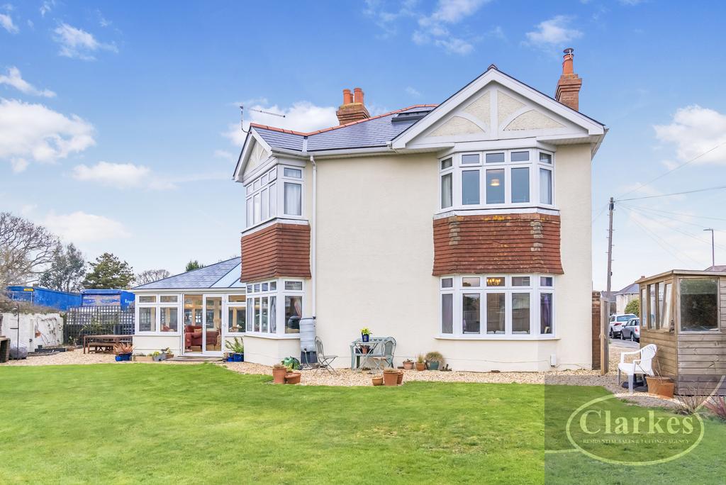 LARGE HOUSE + ANNEXE Redhill Drive, 7 bed house - £700,000