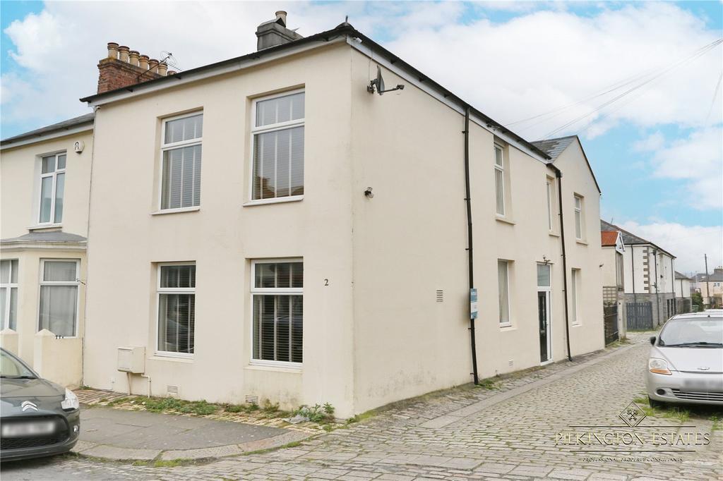 Cathcart Avenue, Devon PL4 3 bed end of terrace house - £220,000