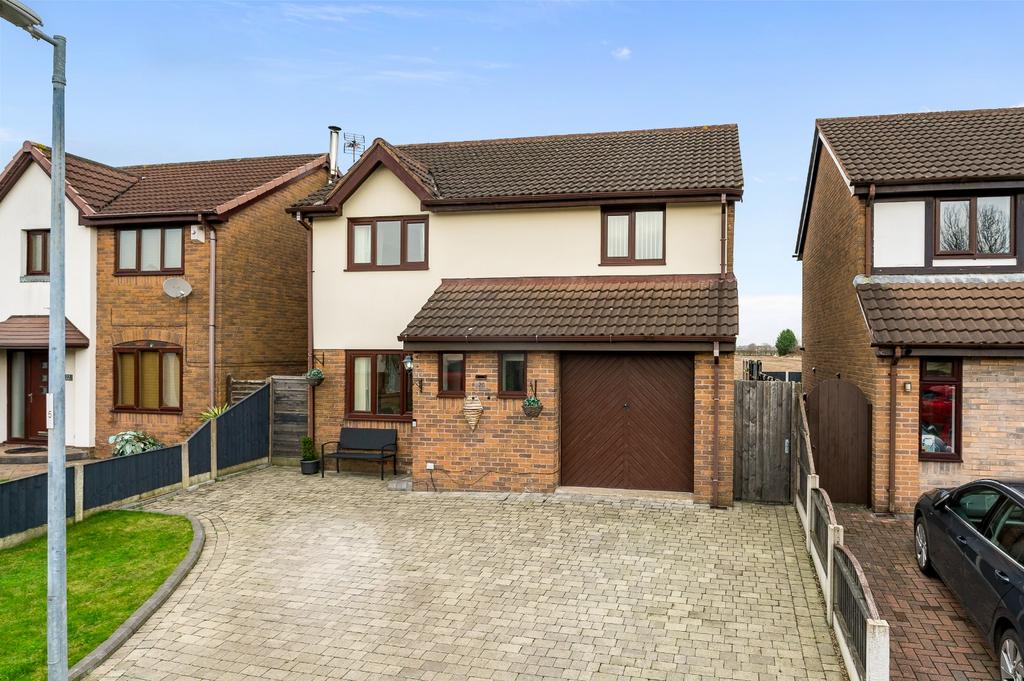 Broomehouse Avenue, Manchester M44 4 bed detached house - £355,000