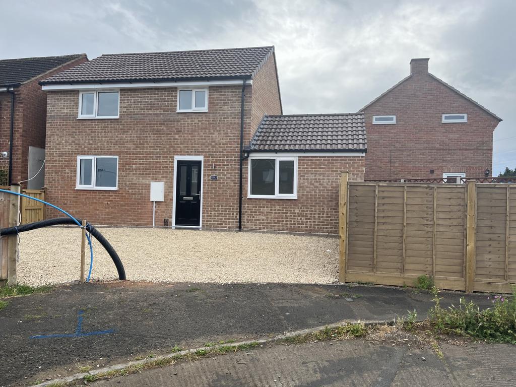 Tewkesbury GL20 2 bed detached house - £254,995