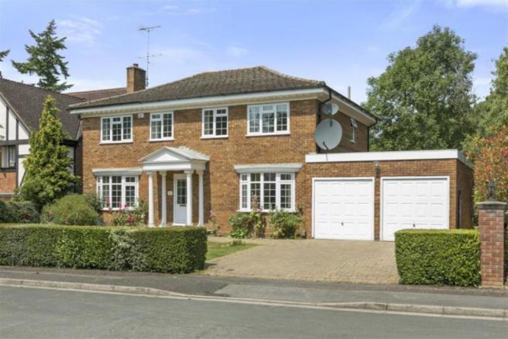 The Garth, Cobham, Surrey, KT11 2DZ 5 bed detached house - £4,950 pcm ...