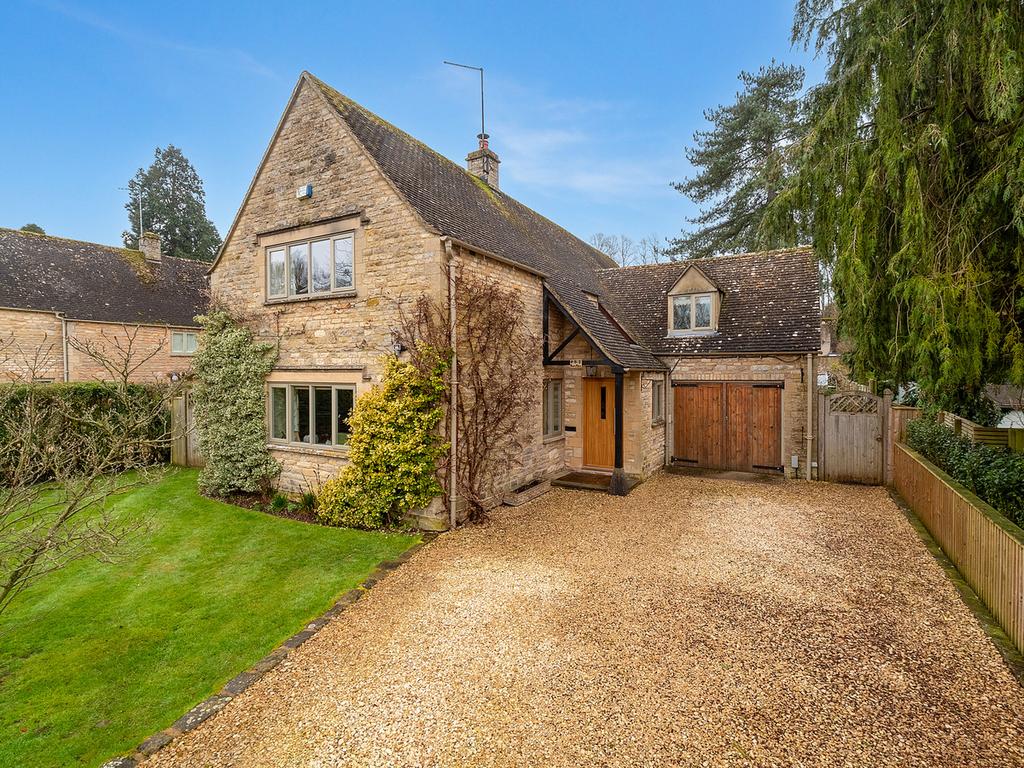 Station Road Shipton-under-Wychwood Chipping Norton, Oxfordshire, OX7 ...
