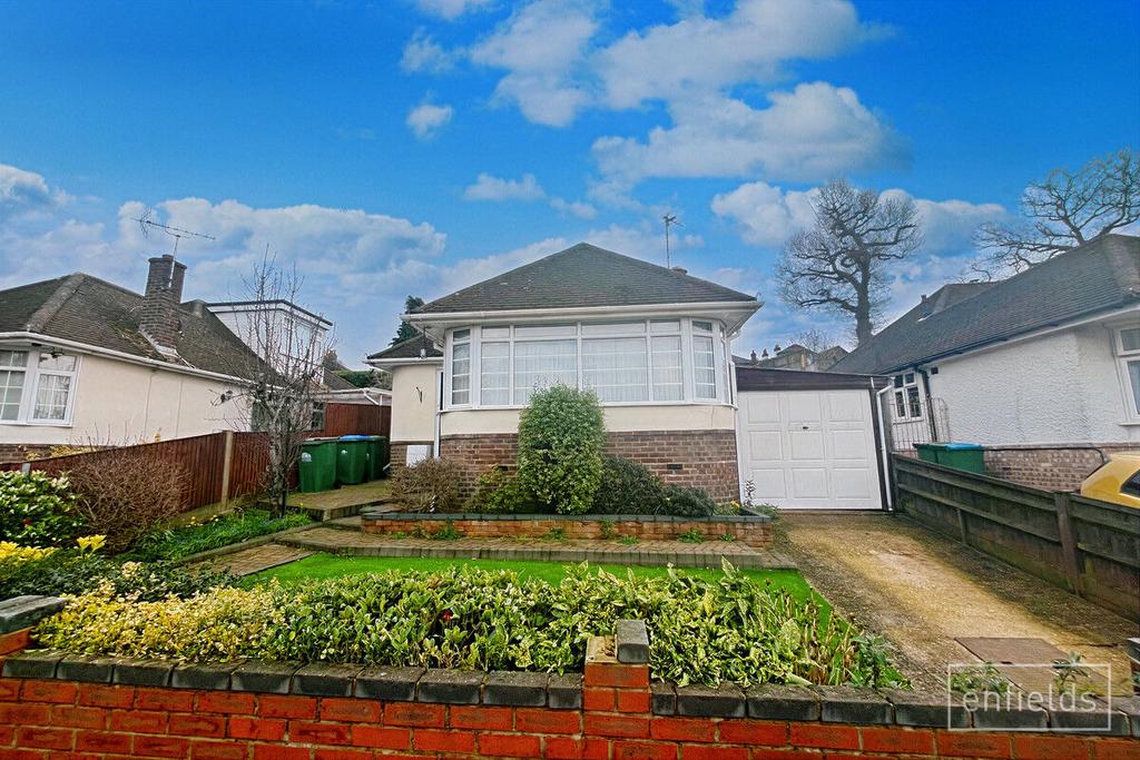 Southampton SO19 2 bed bungalow - £280,000