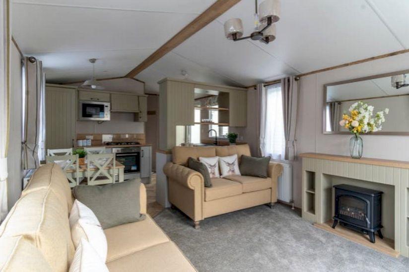 Solent Breezes Holiday Park, Warsash... 2 bed static caravan - £89,995