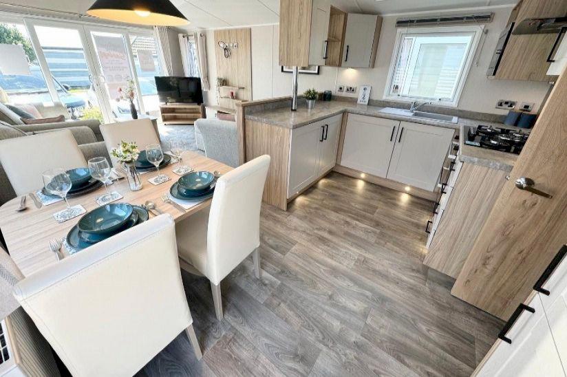 Solent Breezes Holiday Park... 2 bed static caravan - £89,995