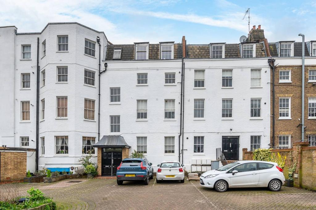 Voltaire Road, Clapham, London, SW4 2 bed flat - £450,000