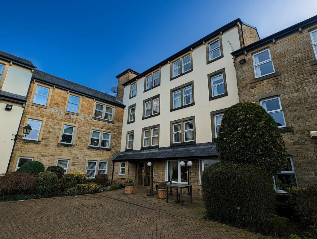 Bowland Court, Clitheroe, Lancashire... 1 bed apartment - £120,000
