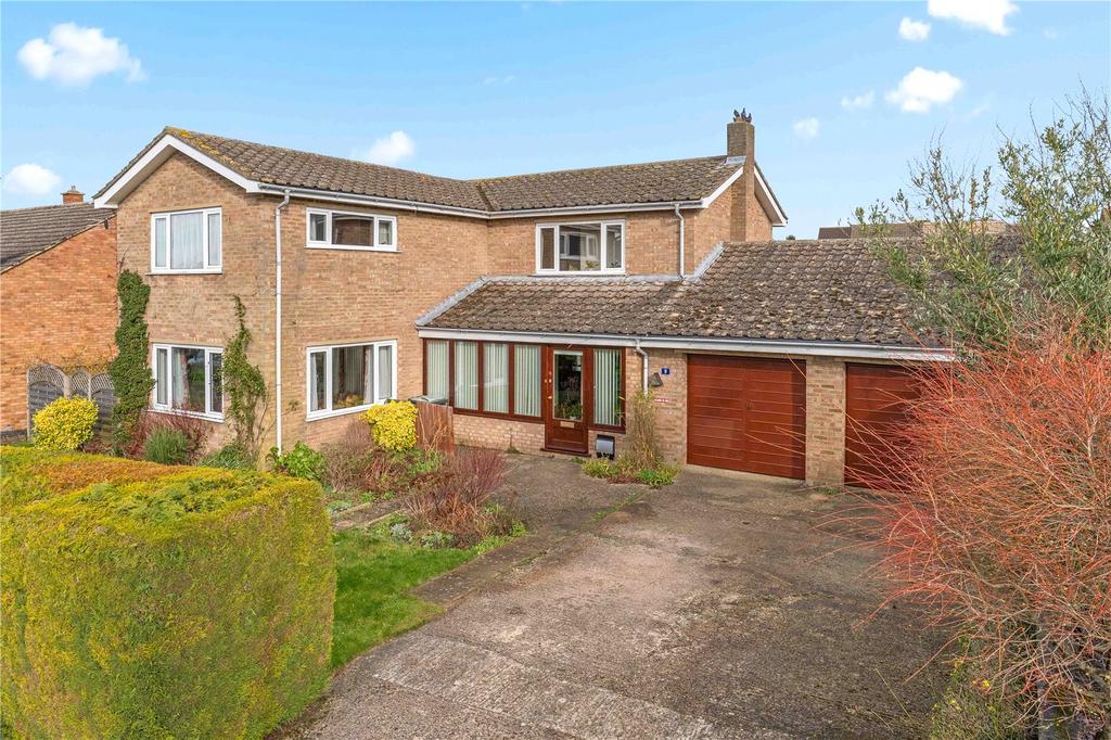 Sedop Close, Saffron Walden, Essex, CB11 4 bed detached house - £775,000