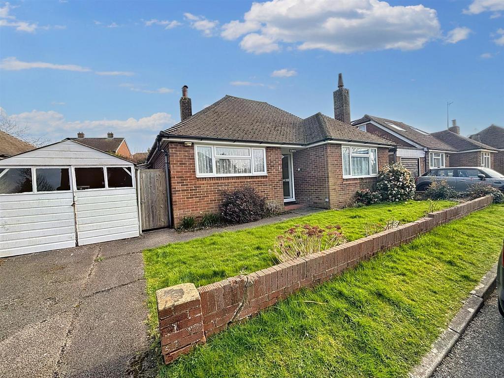 Clement Lane, Polegate 2 bed detached bungalow for sale - £299,950