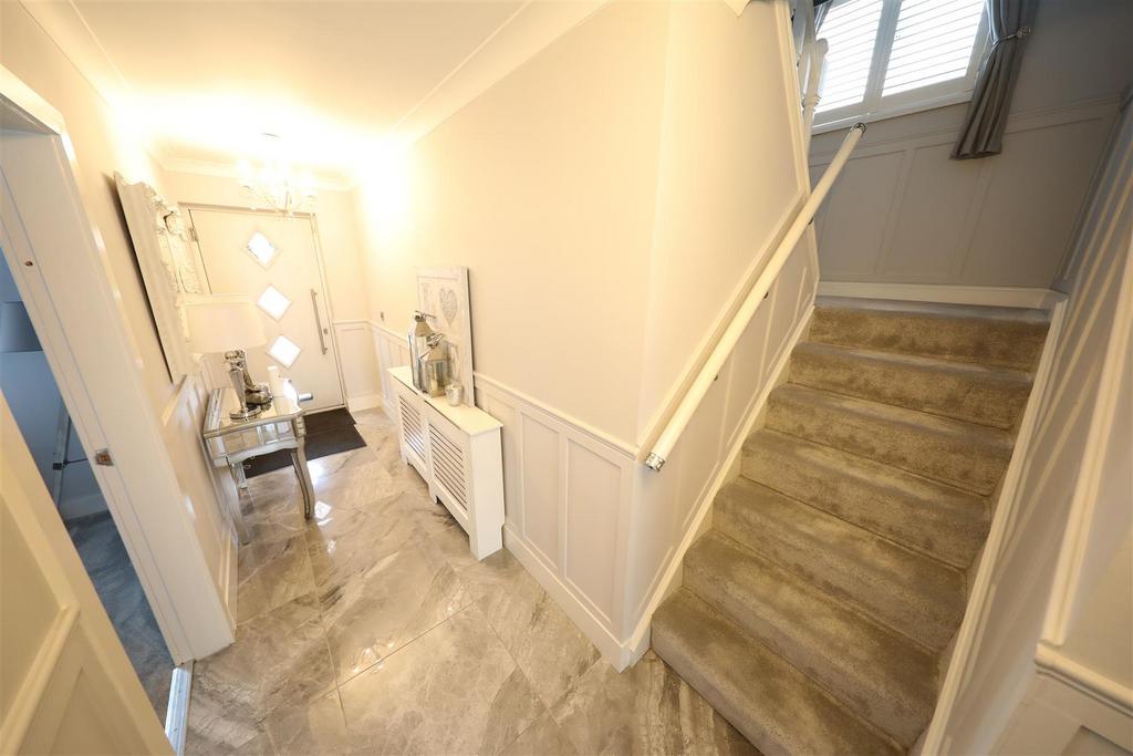 Bishop Alcock Road, Hull 4 bed detached house - £295,000