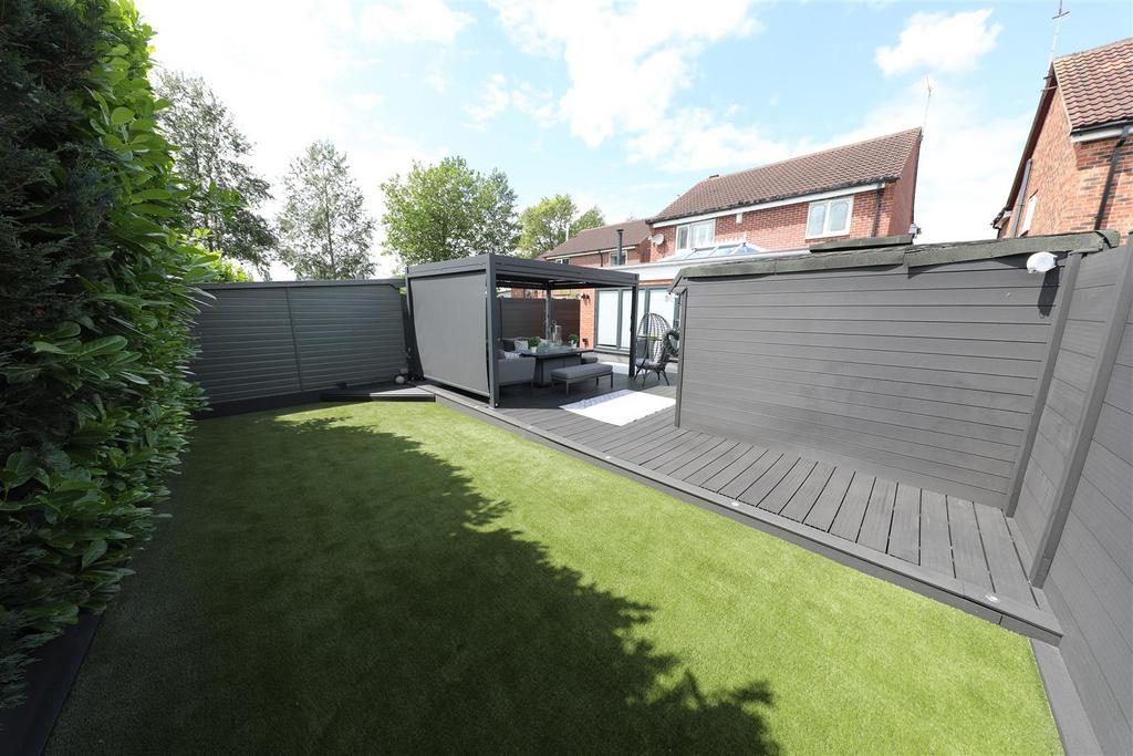 Bishop Alcock Road, Hull 4 bed detached house - £295,000