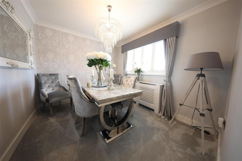 Bishop Alcock Road, Hull 4 bed detached house - £295,000