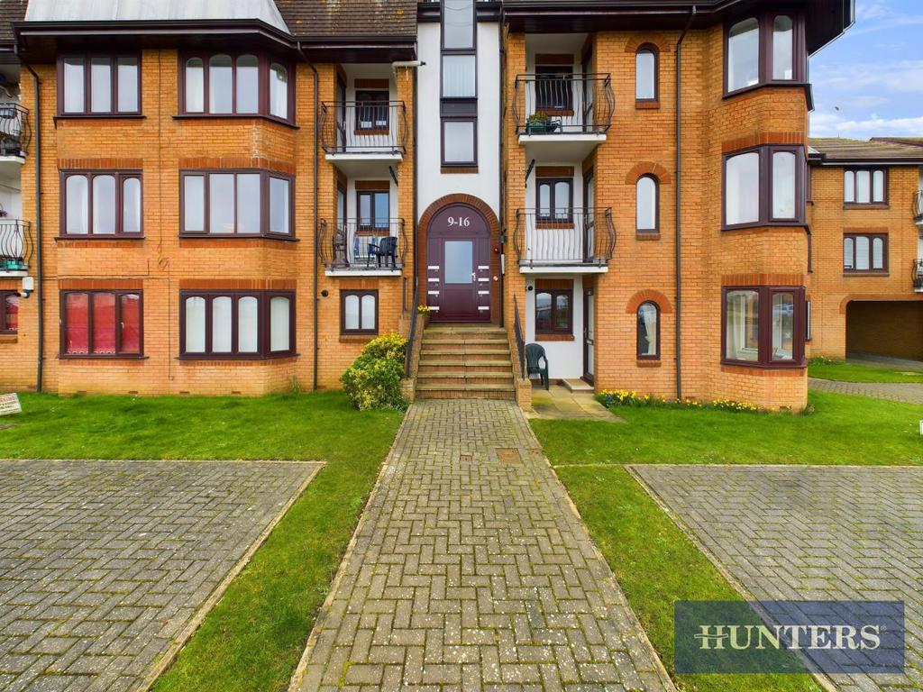 Alexandra Court, Bridlington 2 bed apartment - £195,000