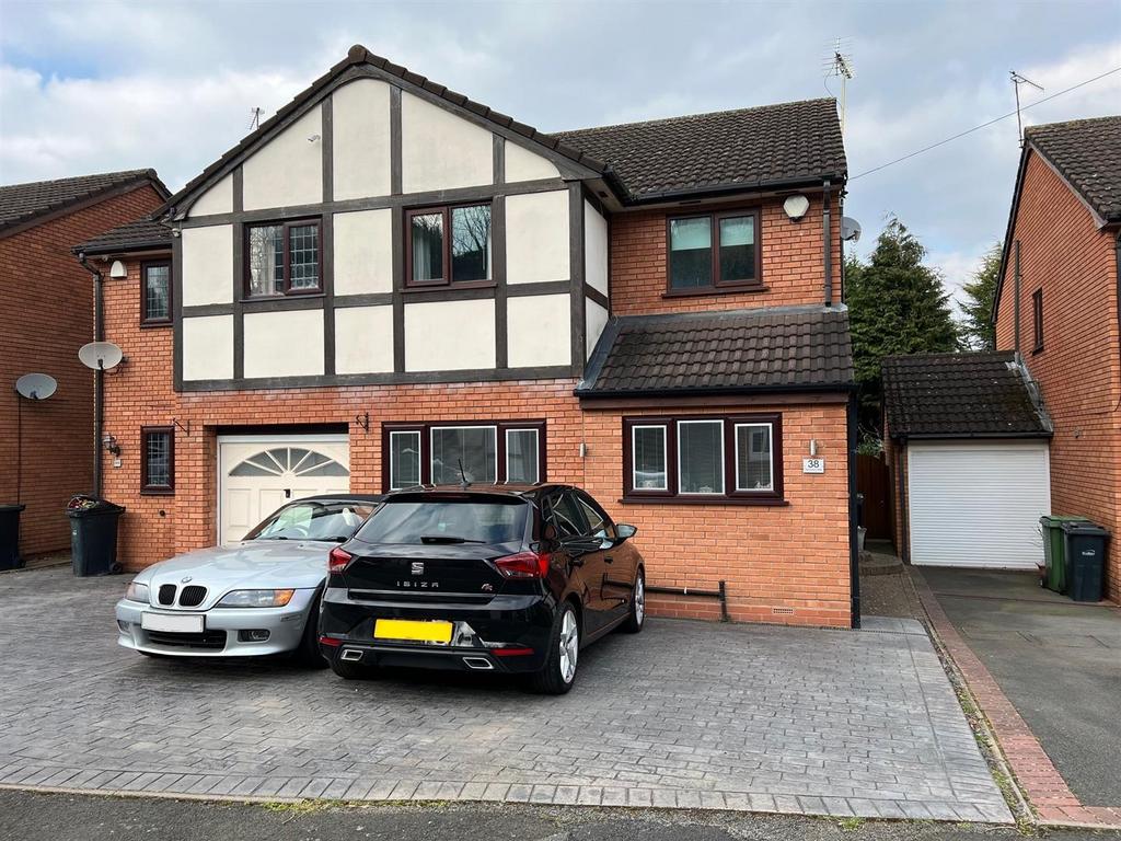 Sandyacre Way, Stourbridge, DY8 1JD 3 bed semi-detached house - £265,000