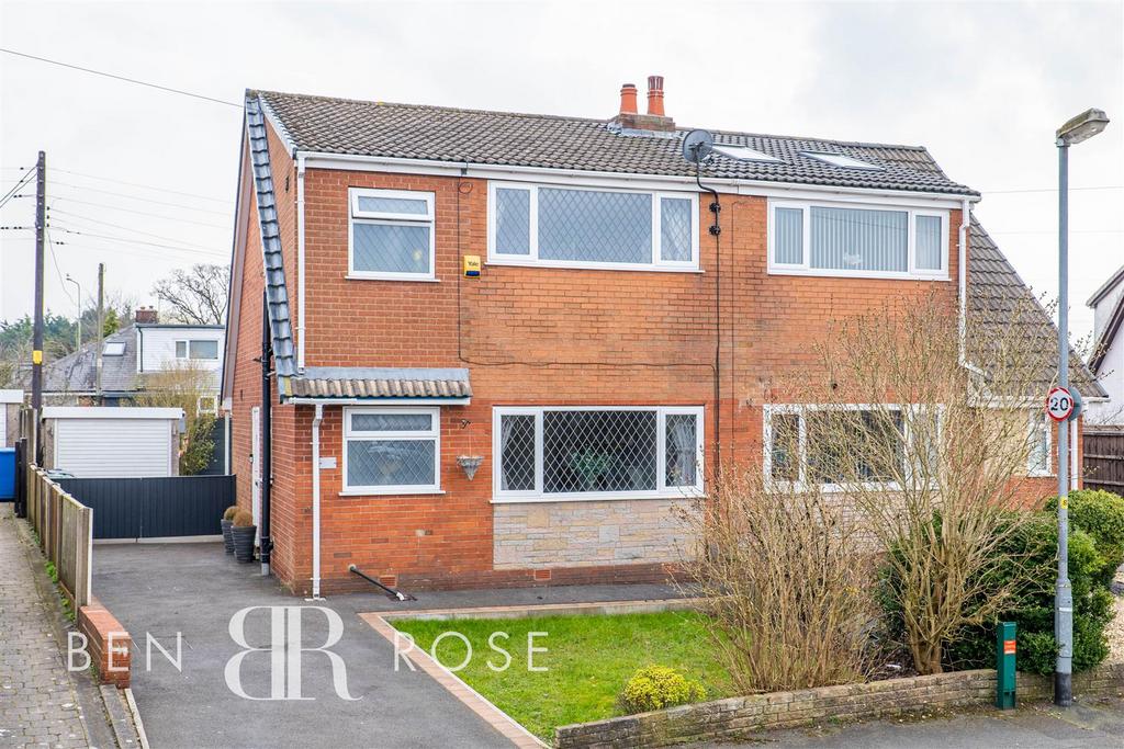 Chestnut Avenue, Euxton, Chorley 3 bed semi-detached house - £229,995