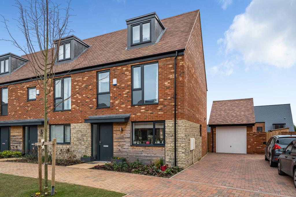 Church Farm Development, Radley, OX14 3 bed end of terrace house - £550,000