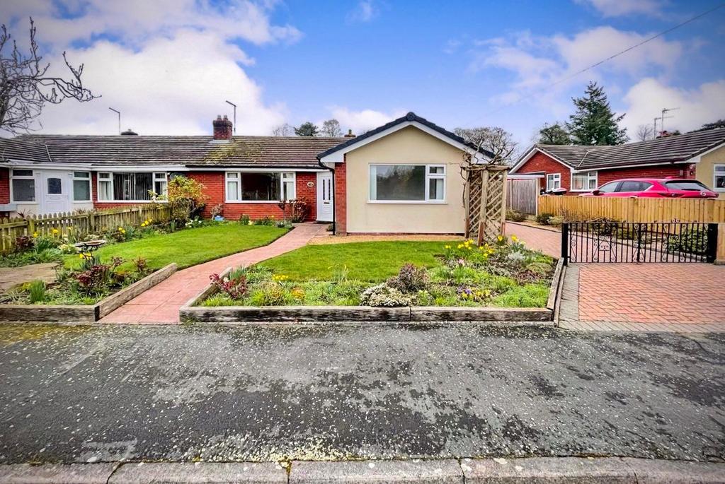 Hawkstone Drive, Wem, Shrewsbury... 3 bed semi-detached bungalow - £270,000