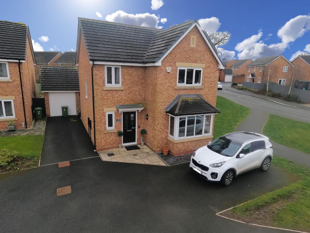 Ellis Close, Shavington, CW2 4 bed detached house - £300,000