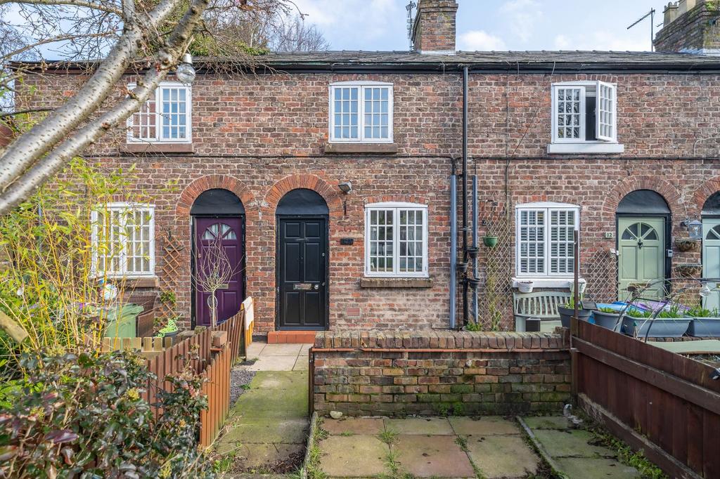 Gateacre Village, Liverpool, L25 2 bed cottage - £190,000
