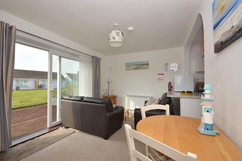 SALTERNS BEACH BUNGALOWS, SEAVIEW 2 bed semi-detached bungalow for sale ...