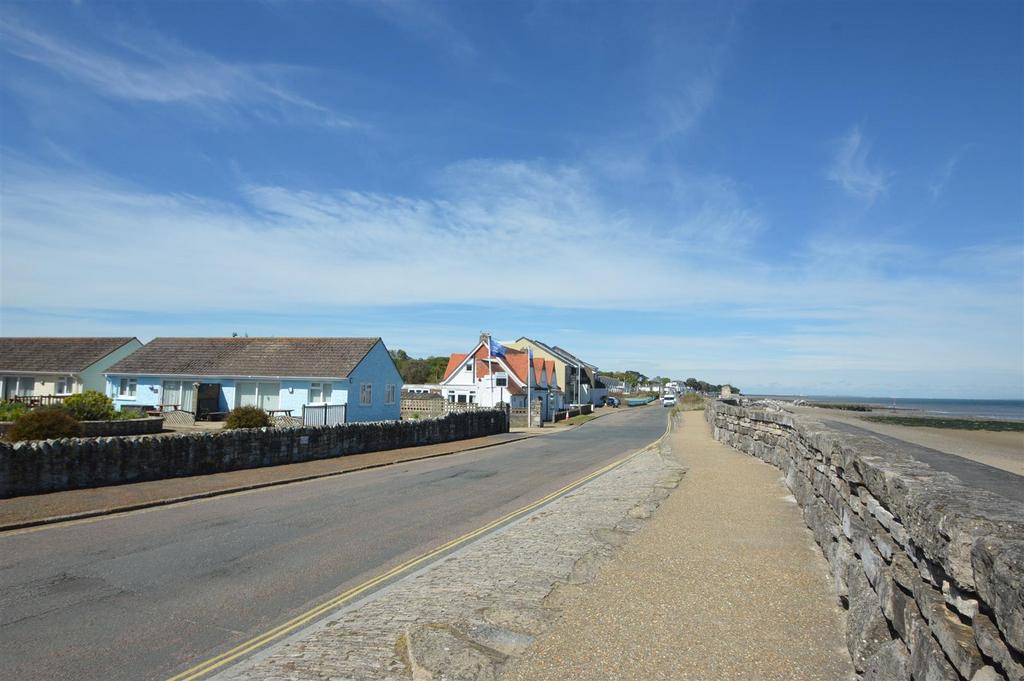 SALTERNS BEACH BUNGALOWS, SEAVIEW 2 bed semi-detached bungalow for sale ...