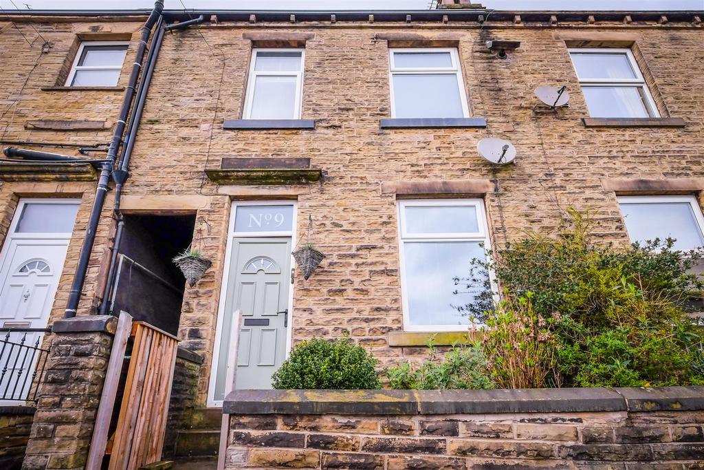 Piggott Street, Brighouse 2 bed terraced house - £169,950