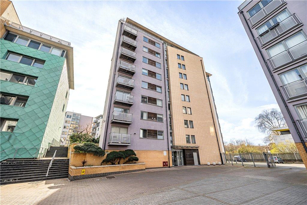 Deals Gateway, London 2 bed apartment - £375,000