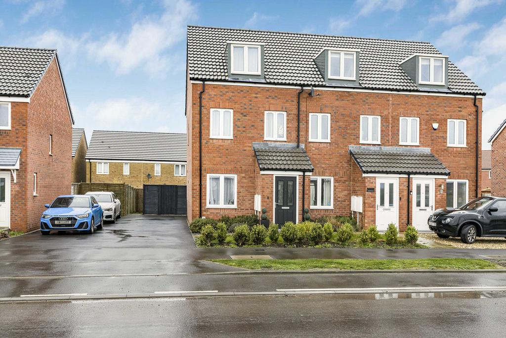 Liberator Lane, Grove, OX12 3 bed end of terrace house - £325,000