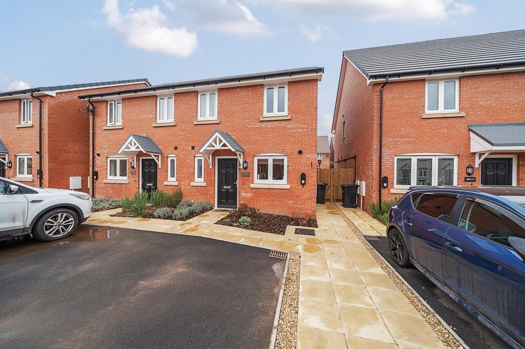 Kingstone Grange, Hereford, HR2 3 bed semi-detached house - £220,000