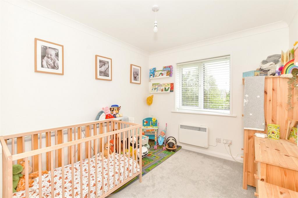 St. Christopher's Close, Chichester... 2 bed apartment - £230,000