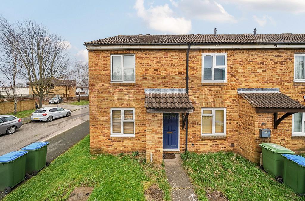 Hainault Street, New Eltham, SE9 1 bed maisonette - £240,000