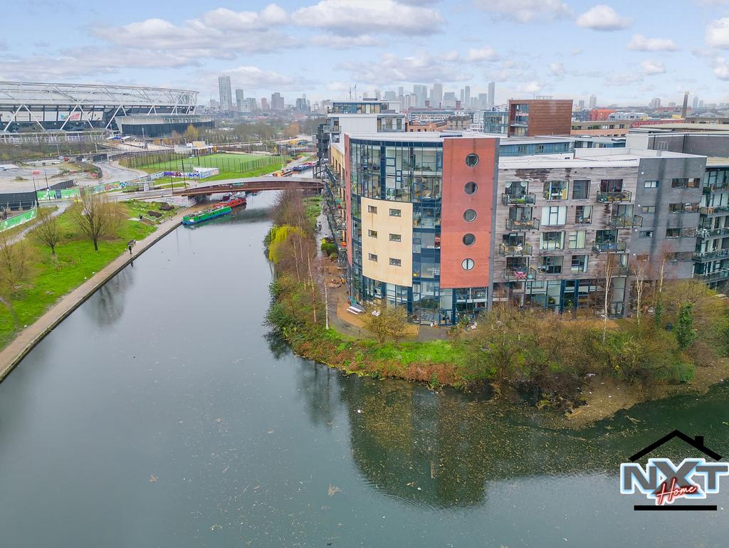 Omega Works, 4 Roach Road, Bow, E3 2 bed flat for sale - £500,000