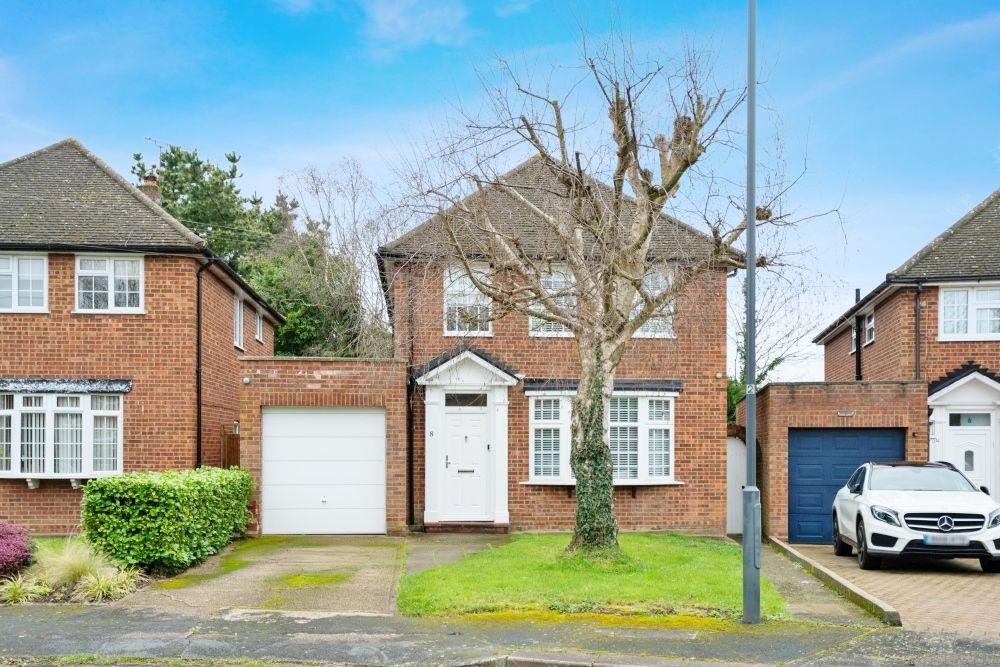 Tooke Close, Pinner 4 bed detached house - £999,950