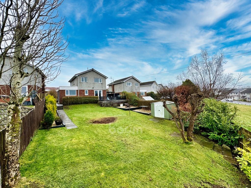9 Lancaster Avenue, Beith 3 bed detached house - £195,000