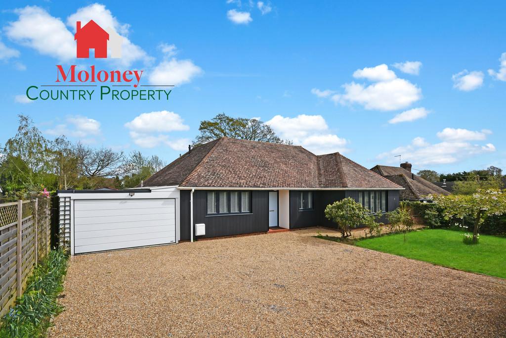 Northiam, East Sussex TN31 3 bed detached bungalow - £750,000