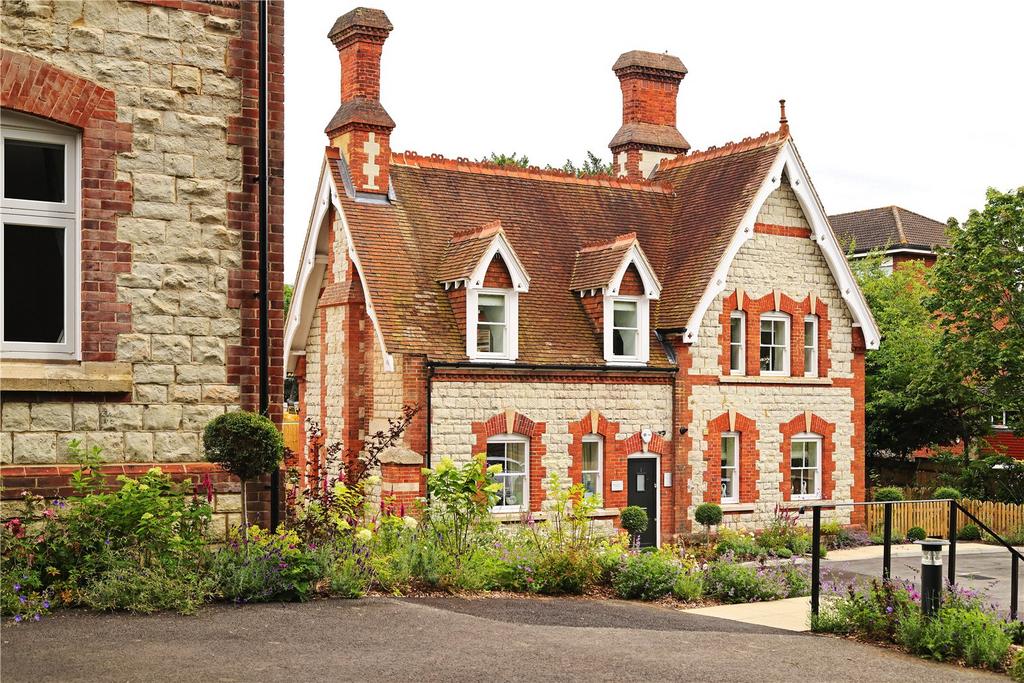 Fonthill Place, 58 Reigate Road... 2 bed apartment - £625,000