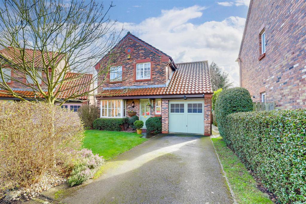 Old Hall Close, Calverton NG14 3 bed detached house - £325,000