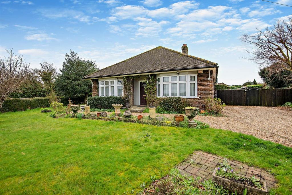 White Horse Lane, Otham, Maidstone 2 bed detached bungalow - £525,000