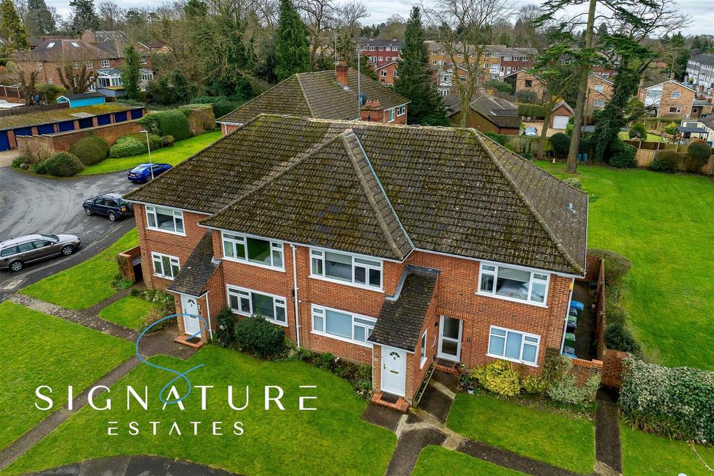 Bromet Close, Watford 2 bed apartment - £2,350 pcm (£542 pw)