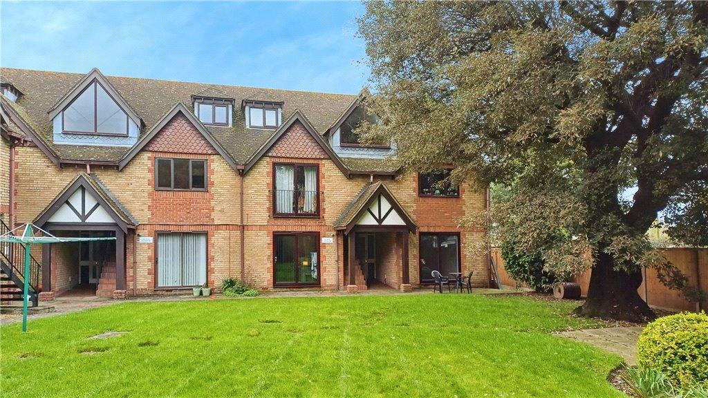 Whyke Close, Chichester, West Sussex 1 bed apartment - £180,000