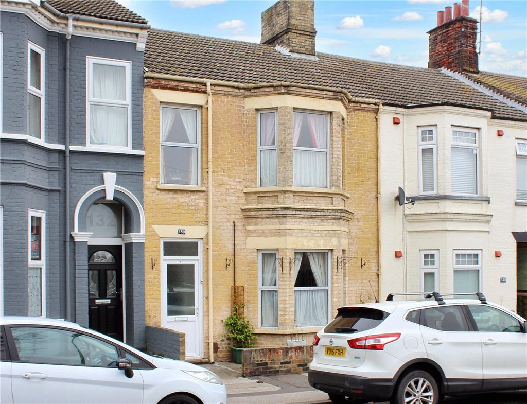 Denmark Road, Lowestoft, Suffolk, NR32 4 bed terraced house - £210,000