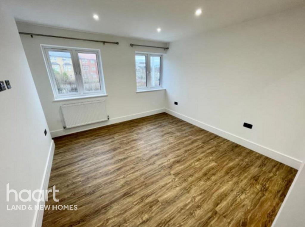 Luton LU1 16 bed block of apartments - £2,250,000